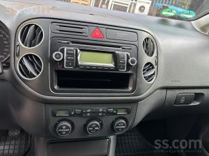 Zils Volkswagen Golf Plus 2008 Limbaži, ar dzinēja tilpumu 1.90 L un nobraukumu 256 tūkst. km par 4250 €, foto 7 vietnē AUTOMOTO.COM.LV