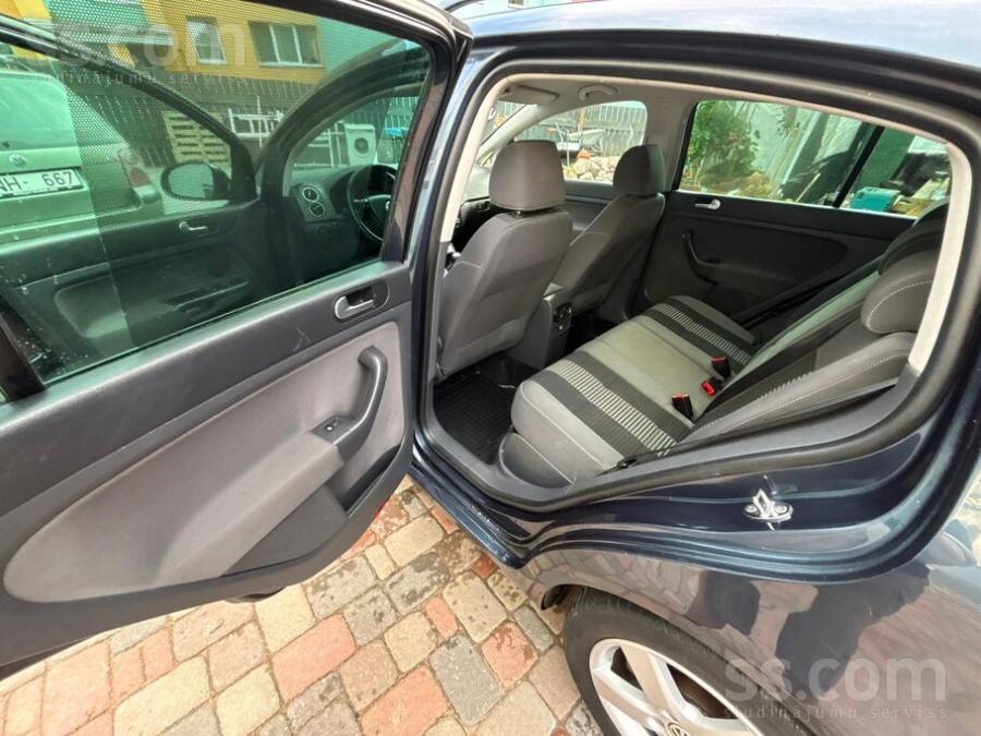 Zils Volkswagen Golf Plus 2008 Limbaži, ar dzinēja tilpumu 1.90 L un nobraukumu 256 tūkst. km par 4250 €, foto 13 vietnē AUTOMOTO.COM.LV