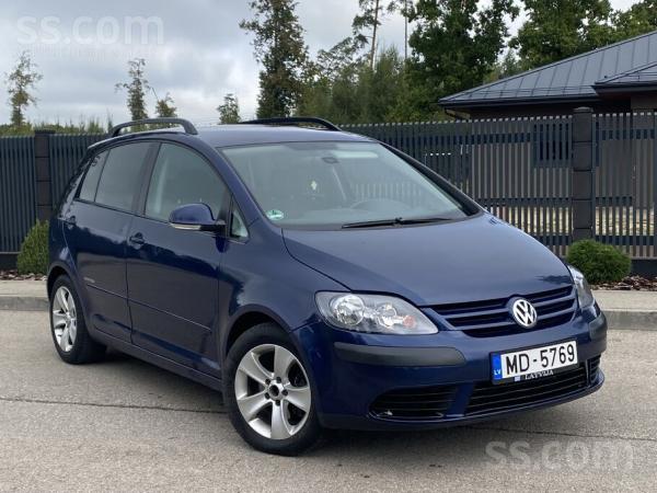 Zils Volkswagen Golf Plus 2008 Rīga, ar dzinēja tilpumu 2.00 L un nobraukumu 292 tūkst. km par 1950 €, foto 4 vietnē AUTOMOTO.COM.LV