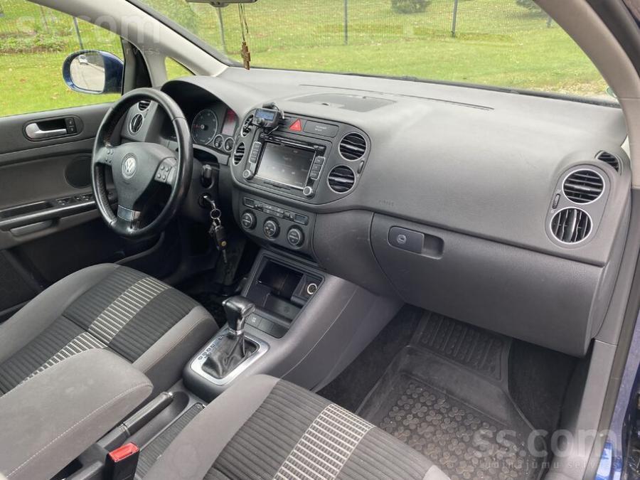 Zils Volkswagen Golf Plus 2008 Rīga, ar dzinēja tilpumu 2.00 L un nobraukumu 292 tūkst. km par 1950 €, foto 13 vietnē AUTOMOTO.COM.LV