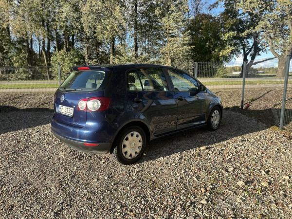 Blue Volkswagen Golf Plus 2008 in Cesis, with an engine capacity of 1.90 L and mileage of 0 thousand km for 2800 €, photo 4 on AUTOMOTO.COM.LV