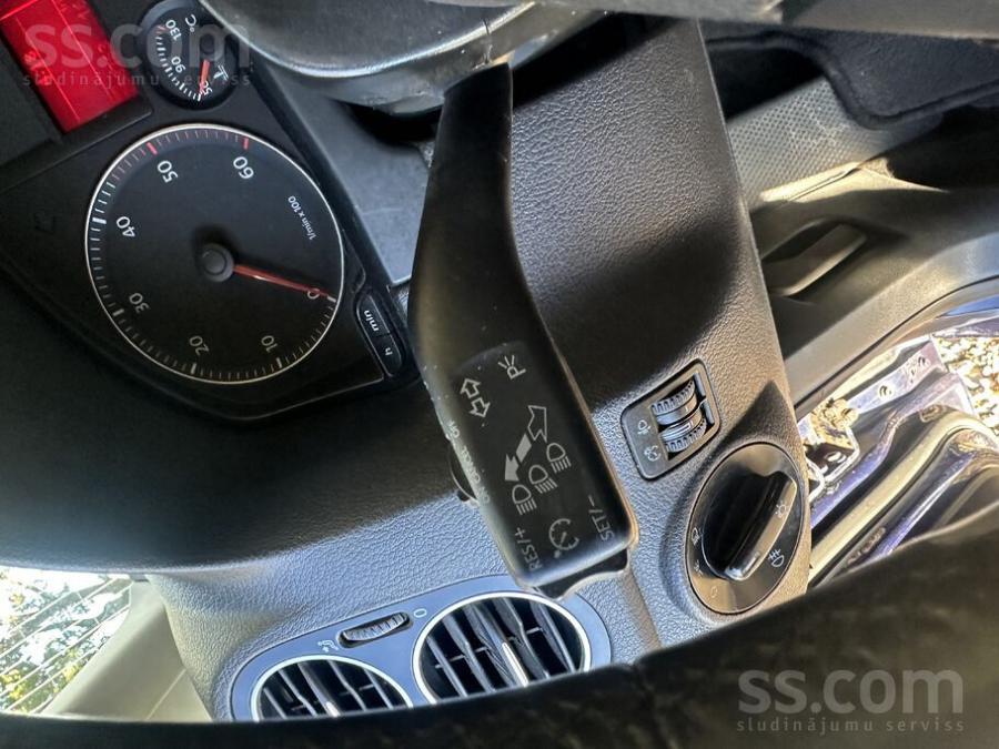 Blue Volkswagen Golf Plus 2008 in Cesis, with an engine capacity of 1.90 L and mileage of 0 thousand km for 2800 €, photo 11 on AUTOMOTO.COM.LV
