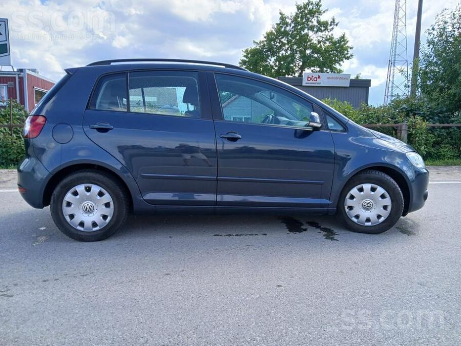 Zils Volkswagen Golf Plus 2009 Saldus, ar dzinēja tilpumu 2.00 L un nobraukumu 243 tūkst. km par 4500 €, foto 6 vietnē AUTOMOTO.COM.LV