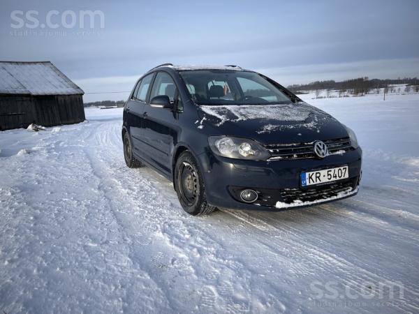 Blue Volkswagen Golf Plus 2009 in Kuldiga, with an engine capacity of 2.00 L and mileage of 305 thousand km for 2990 €, photo 3 on AUTOMOTO.COM.LV