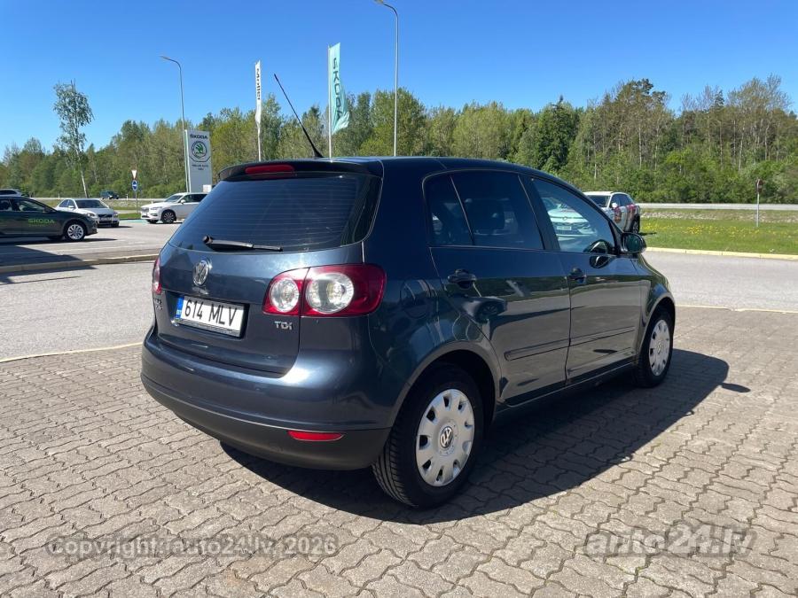 Blue Volkswagen Golf Plus 2009 in Johvi, with an engine capacity of 1.90 L and mileage of 185 thousand km for 2200 €, photo 4 on AUTOMOTO.COM.LV