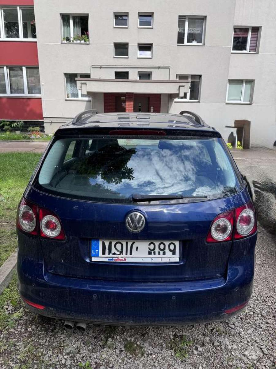Blue Volkswagen Golf Plus 2009 in Kaunas, with an engine capacity of 1.39 L and mileage of 204 thousand km for 3500 €, photo 5 on AUTOMOTO.COM.LV