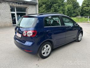 Zils Volkswagen Golf Plus 2009 Limbaži, ar dzinēja tilpumu 2.00 L un nobraukumu 335 tūkst. km par 4250 €, foto 5 vietnē AUTOMOTO.COM.LV