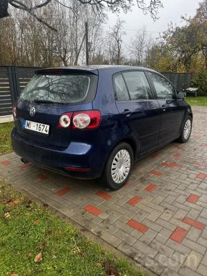 Blue Volkswagen Golf Plus 2009 in Riga, with an engine capacity of 2.00 L and mileage of 296 thousand km for 1850 €, photo 4 on AUTOMOTO.COM.LV