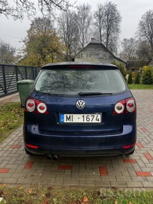 Blue Volkswagen Golf Plus 2009 in Riga, with an engine capacity of 2.00 L and mileage of 296 thousand km for 1850 €, photo 5 on AUTOMOTO.COM.LV
