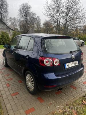 Blue Volkswagen Golf Plus 2009 in Riga, with an engine capacity of 2.00 L and mileage of 296 thousand km for 1850 €, photo 6 on AUTOMOTO.COM.LV