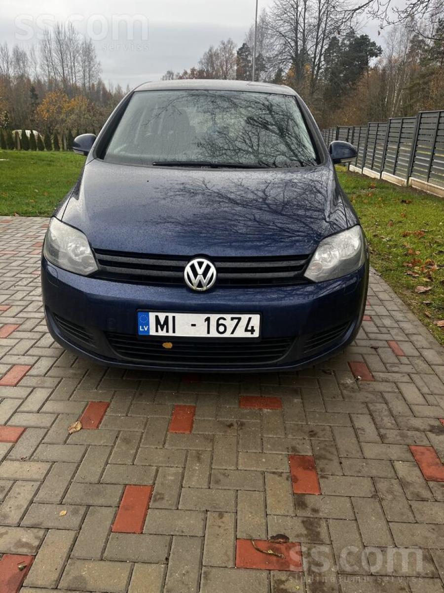 Blue Volkswagen Golf Plus 2009 in Riga, with an engine capacity of 2.00 L and mileage of 296 thousand km for 1850 €, photo 9 on AUTOMOTO.COM.LV
