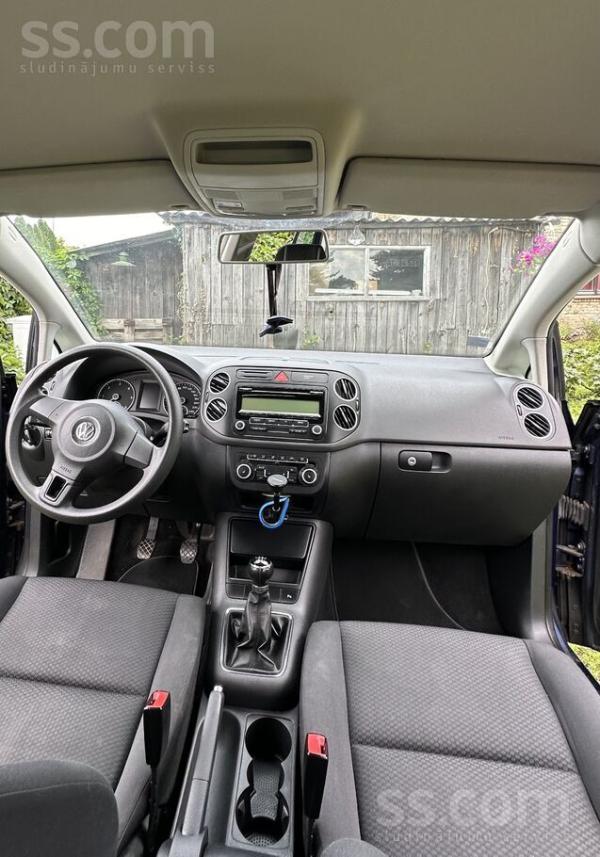 Blue Volkswagen Golf Plus 2009 in Riga, with an engine capacity of 2.00 L and mileage of 296 thousand km for 1850 €, photo 10 on AUTOMOTO.COM.LV