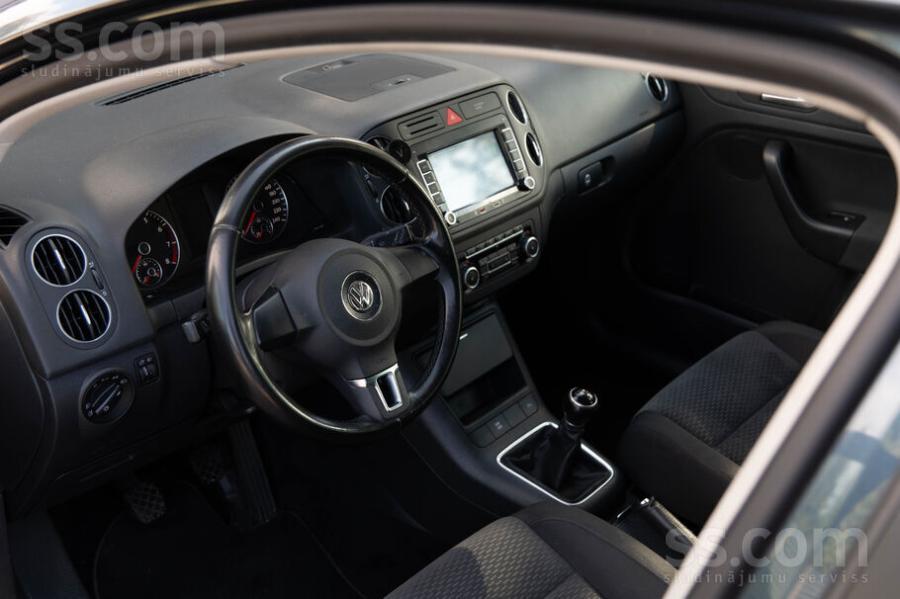 Blue Volkswagen Golf Plus 2009 in Riga, with an engine capacity of 1.40 L and mileage of 0 thousand km for 3500 €, photo 8 on AUTOMOTO.COM.LV