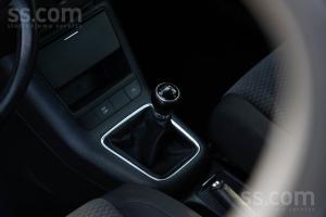 Blue Volkswagen Golf Plus 2009 in Riga, with an engine capacity of 1.40 L and mileage of 0 thousand km for 3500 €, photo 9 on AUTOMOTO.COM.LV