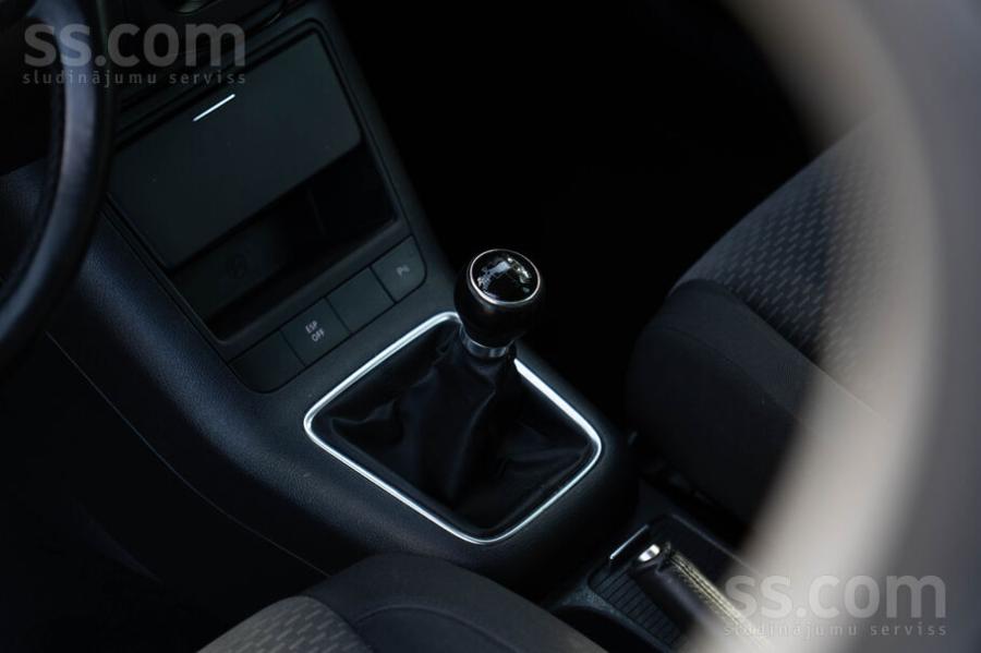 Blue Volkswagen Golf Plus 2009 in Riga, with an engine capacity of 1.40 L and mileage of 0 thousand km for 3500 €, photo 9 on AUTOMOTO.COM.LV