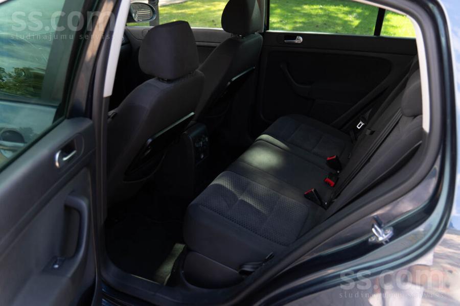 Blue Volkswagen Golf Plus 2009 in Riga, with an engine capacity of 1.40 L and mileage of 0 thousand km for 3500 €, photo 11 on AUTOMOTO.COM.LV