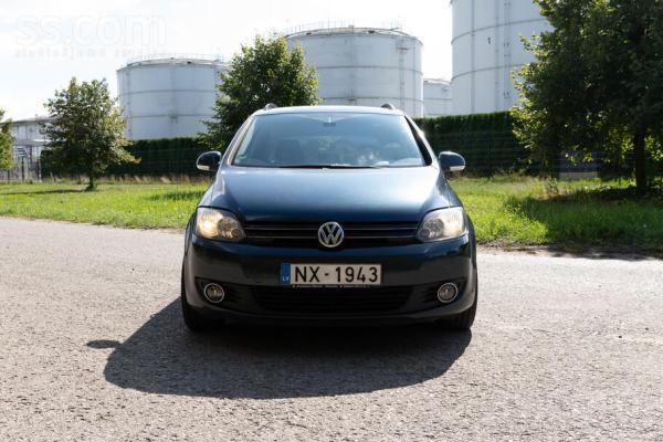 Blue Volkswagen Golf Plus 2009 in Riga, with an engine capacity of 1.40 L and mileage of 0 thousand km for 3500 €, photo 1 on AUTOMOTO.COM.LV