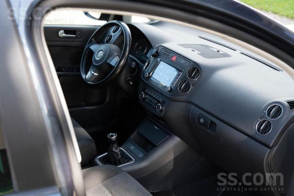 Blue Volkswagen Golf Plus 2009 in Riga, with an engine capacity of 1.40 L and mileage of 0 thousand km for 3500 €, photo 10 on AUTOMOTO.COM.LV