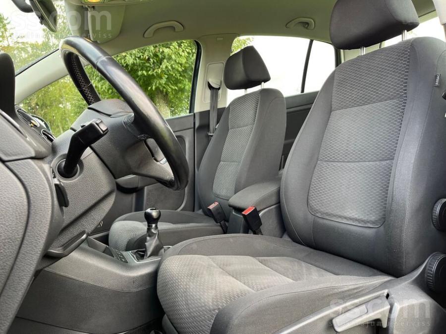 Blue Volkswagen Golf Plus 2009 in Kuldiga, with an engine capacity of 2.00 L and mileage of 304 thousand km for 3150 €, photo 11 on AUTOMOTO.COM.LV