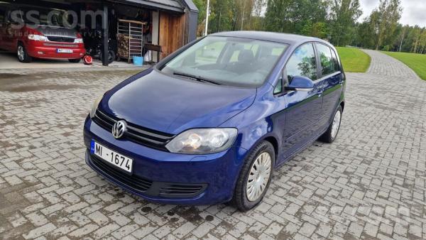 Zils Volkswagen Golf Plus 2009 Gulbene, ar dzinēja tilpumu 2.00 L un nobraukumu 294 tūkst. km par 3290 €, foto 1 vietnē AUTOMOTO.COM.LV