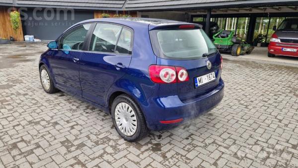 Zils Volkswagen Golf Plus 2009 Gulbene, ar dzinēja tilpumu 2.00 L un nobraukumu 294 tūkst. km par 3290 €, foto 5 vietnē AUTOMOTO.COM.LV