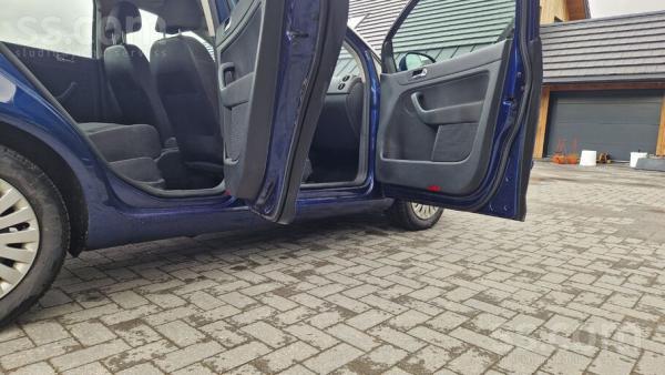 Zils Volkswagen Golf Plus 2009 Gulbene, ar dzinēja tilpumu 2.00 L un nobraukumu 294 tūkst. km par 3290 €, foto 10 vietnē AUTOMOTO.COM.LV