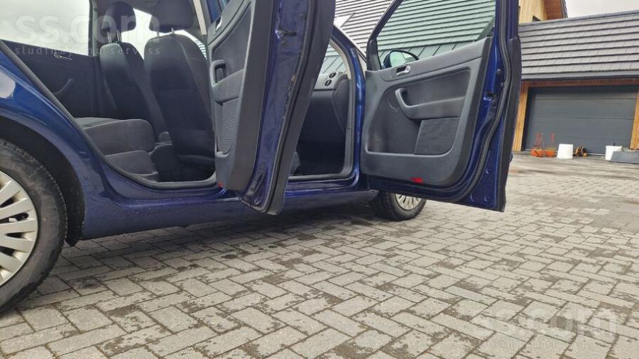 Zils Volkswagen Golf Plus 2009 Gulbene, ar dzinēja tilpumu 2.00 L un nobraukumu 294 tūkst. km par 2850 €, foto 10 vietnē AUTOMOTO.COM.LV