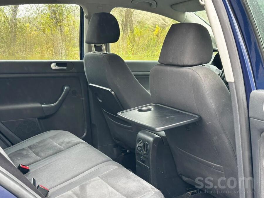 Zils Volkswagen Golf Plus 2009 Jelgava, ar dzinēja tilpumu 2.00 L un nobraukumu 0 tūkst. km par 2990 €, foto 23 vietnē AUTOMOTO.COM.LV