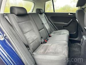 Zils Volkswagen Golf Plus 2009 Jelgava, ar dzinēja tilpumu 2.00 L un nobraukumu 0 tūkst. km par 2990 €, foto 24 vietnē AUTOMOTO.COM.LV