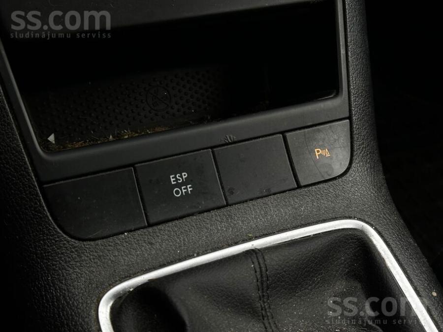 Zils Volkswagen Golf Plus 2009 Jelgava, ar dzinēja tilpumu 2.00 L un nobraukumu 0 tūkst. km par 2990 €, foto 39 vietnē AUTOMOTO.COM.LV