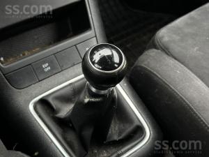 Zils Volkswagen Golf Plus 2009 Jelgava, ar dzinēja tilpumu 2.00 L un nobraukumu 0 tūkst. km par 2990 €, foto 40 vietnē AUTOMOTO.COM.LV