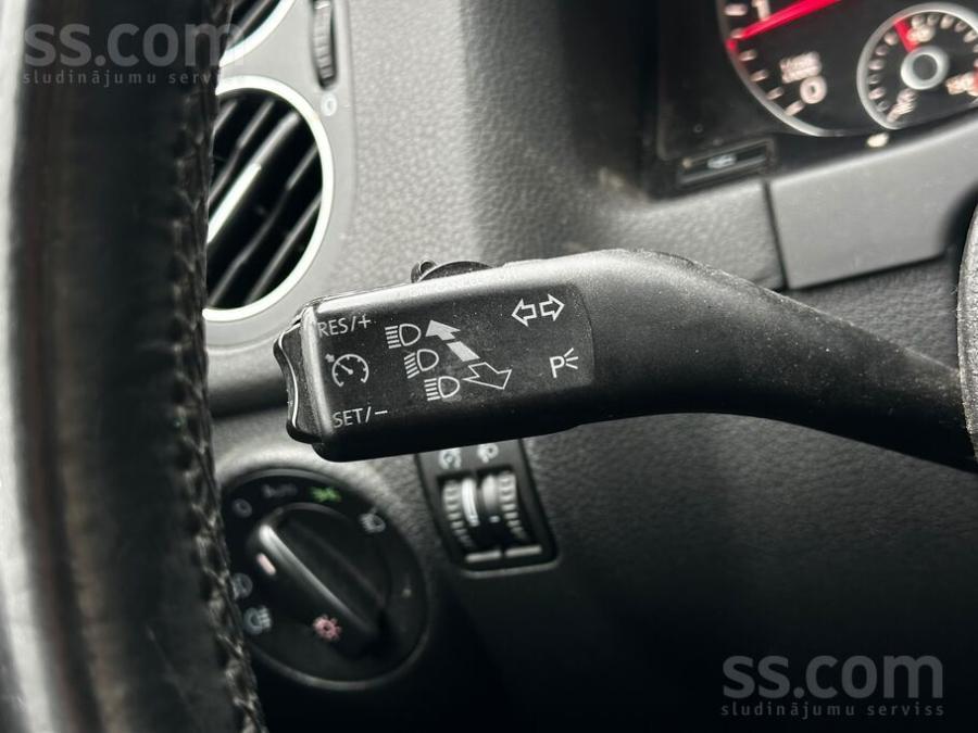 Zils Volkswagen Golf Plus 2009 Jelgava, ar dzinēja tilpumu 2.00 L un nobraukumu 0 tūkst. km par 2990 €, foto 42 vietnē AUTOMOTO.COM.LV
