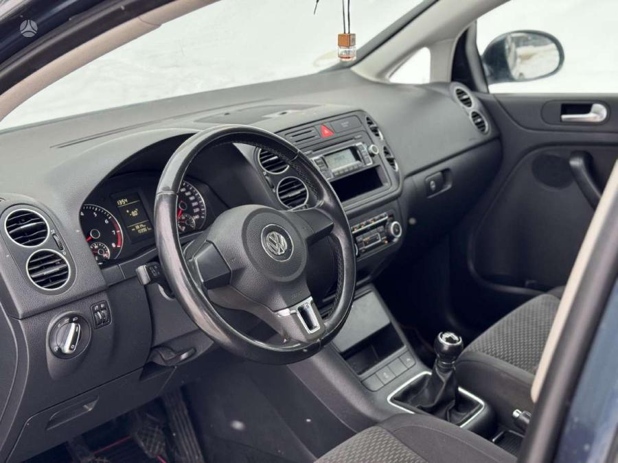 Zils Volkswagen Golf Plus 2010 Viļņa, ar dzinēja tilpumu 1.39 L un nobraukumu 159 tūkst. km par 3400 €, foto 7 vietnē AUTOMOTO.COM.LV