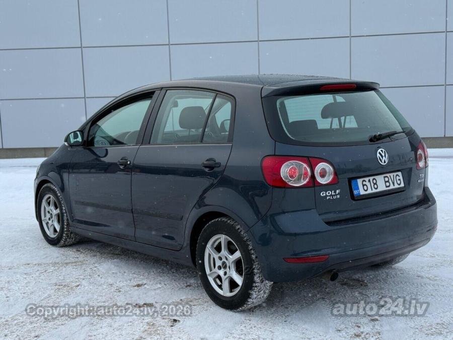 Blue Volkswagen Golf Plus 2010 in Tartu, with an engine capacity of 1.60 L and mileage of 260 thousand km for 3800 €, photo 4 on AUTOMOTO.COM.LV