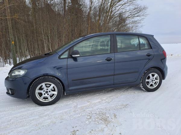 Blue Volkswagen Golf Plus 2010 in Paide, with an engine capacity of 0.00 L and mileage of 265 thousand km for 4990 €, photo 2 on AUTOMOTO.COM.LV