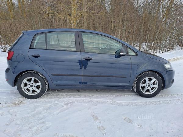 Blue Volkswagen Golf Plus 2010 in Paide, with an engine capacity of 0.00 L and mileage of 265 thousand km for 4990 €, photo 6 on AUTOMOTO.COM.LV