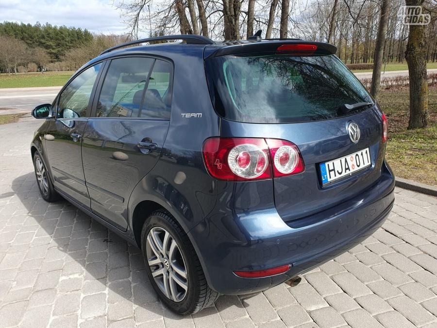 Blue Volkswagen Golf Plus 2010 in Kaunas, with an engine capacity of 1.60 L and mileage of 300 thousand km for 3350 €, photo 7 on AUTOMOTO.COM.LV