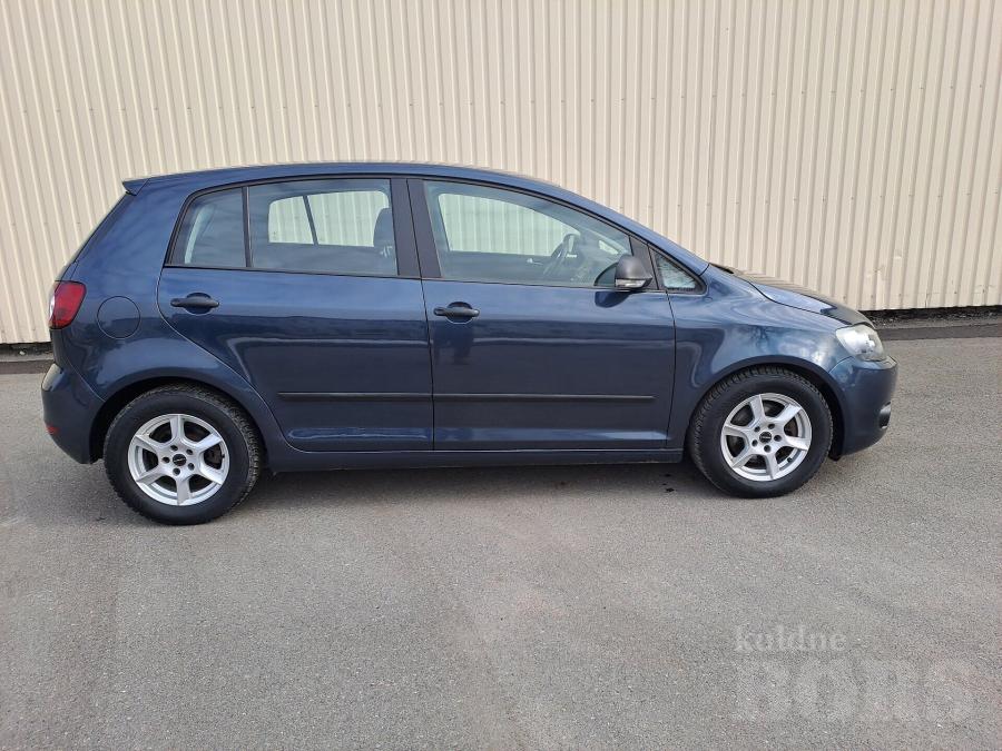 Zils Volkswagen Golf Plus 2010 Paide, ar dzinēja tilpumu 0.00 L un nobraukumu 265 tūkst. km par 4990 €, foto 3 vietnē AUTOMOTO.COM.LV