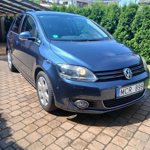 Blue Volkswagen Golf Plus 2010 in Palanga, with an engine capacity of 1.39 L and mileage of 223 thousand km for 4900 €, photo 1 on AUTOMOTO.COM.LV