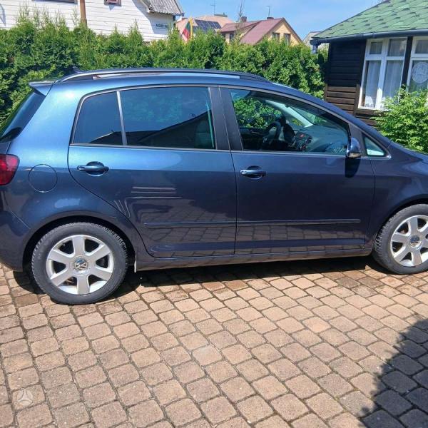 Blue Volkswagen Golf Plus 2010 in Palanga, with an engine capacity of 1.39 L and mileage of 223 thousand km for 4900 €, photo 5 on AUTOMOTO.COM.LV