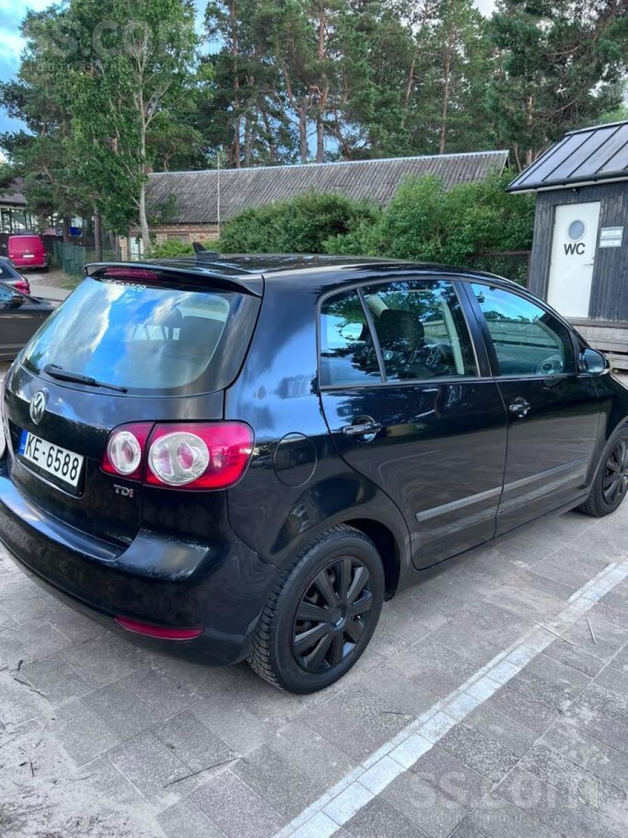 Blue Volkswagen Golf Plus 2010 in Tukums, with an engine capacity of 1.60 L and mileage of 257 thousand km for 2700 €, photo 5 on AUTOMOTO.COM.LV
