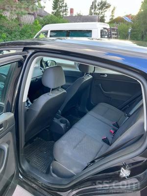 Blue Volkswagen Golf Plus 2010 in Tukums, with an engine capacity of 1.60 L and mileage of 257 thousand km for 2700 €, photo 7 on AUTOMOTO.COM.LV
