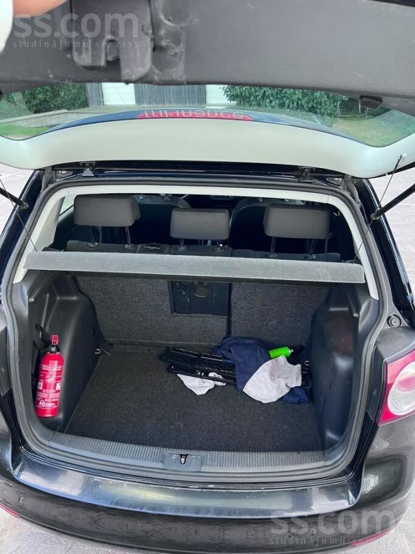 Zils Volkswagen Golf Plus 2010 Tukums, ar dzinēja tilpumu 1.60 L un nobraukumu 257 tūkst. km par 2700 €, foto 7 vietnē AUTOMOTO.COM.LV