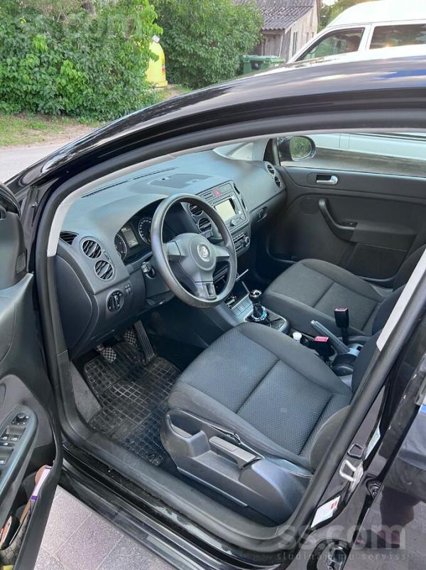 Blue Volkswagen Golf Plus 2010 in Tukums, with an engine capacity of 1.60 L and mileage of 257 thousand km for 2700 €, photo 5 on AUTOMOTO.COM.LV