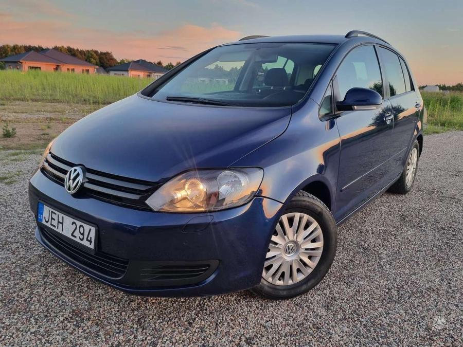Blue Volkswagen Golf Plus 2010 in Vilnius, with an engine capacity of 2.00 L and mileage of 240 thousand km for 3550 €, photo 1 on AUTOMOTO.COM.LV