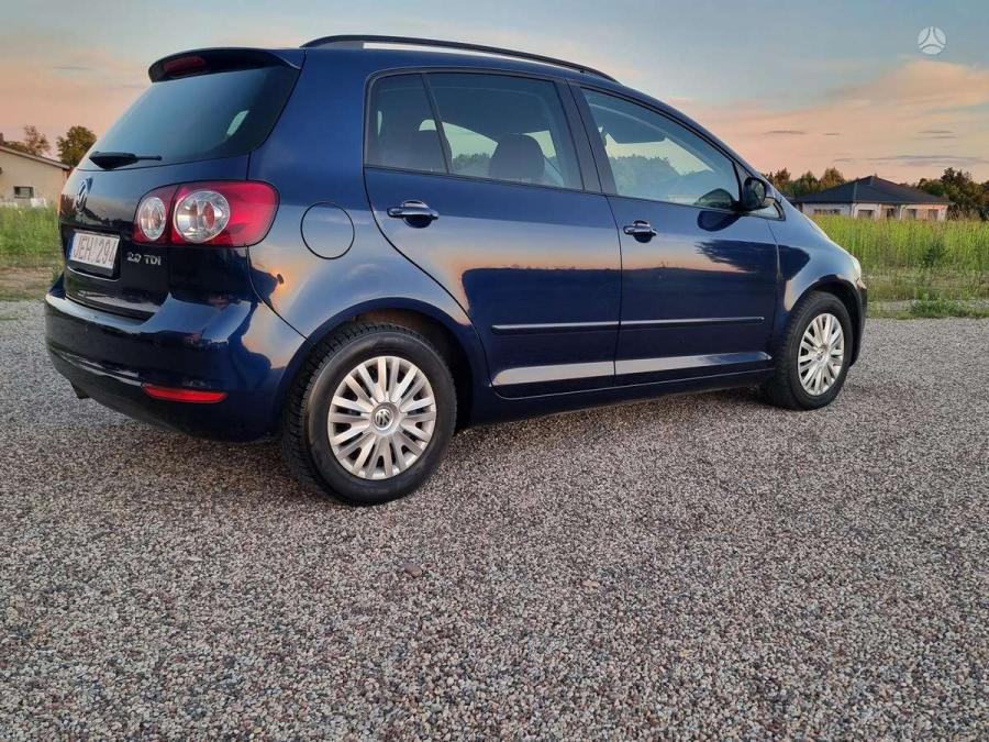 Blue Volkswagen Golf Plus 2010 in Vilnius, with an engine capacity of 2.00 L and mileage of 240 thousand km for 3550 €, photo 3 on AUTOMOTO.COM.LV