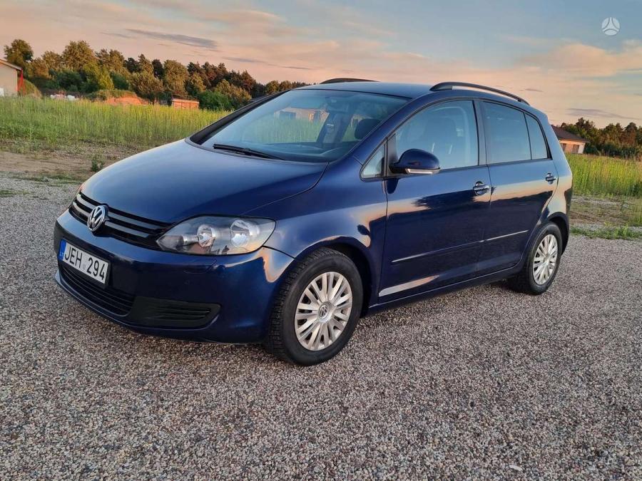 Blue Volkswagen Golf Plus 2010 in Vilnius, with an engine capacity of 2.00 L and mileage of 240 thousand km for 3550 €, photo 4 on AUTOMOTO.COM.LV