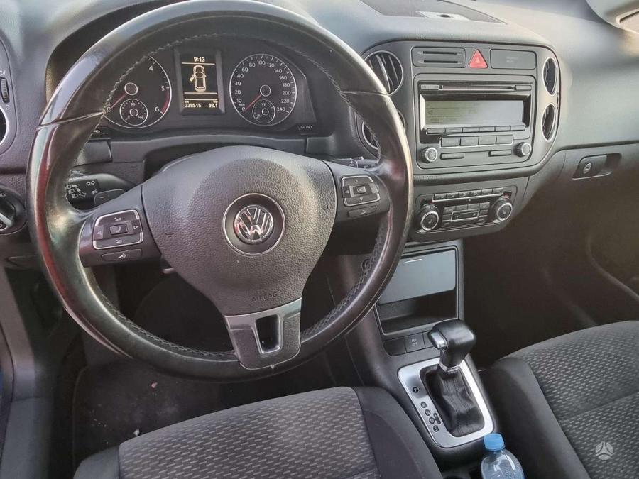 Blue Volkswagen Golf Plus 2010 in Vilnius, with an engine capacity of 2.00 L and mileage of 240 thousand km for 3550 €, photo 8 on AUTOMOTO.COM.LV