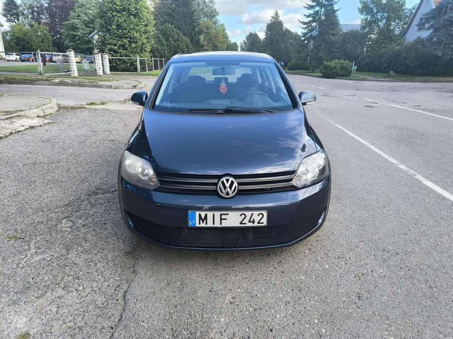 Blue Volkswagen Golf Plus 2010 in Kaunas, with an engine capacity of 1.40 L and mileage of 250 thousand km for 3750 €, photo 3 on AUTOMOTO.COM.LV