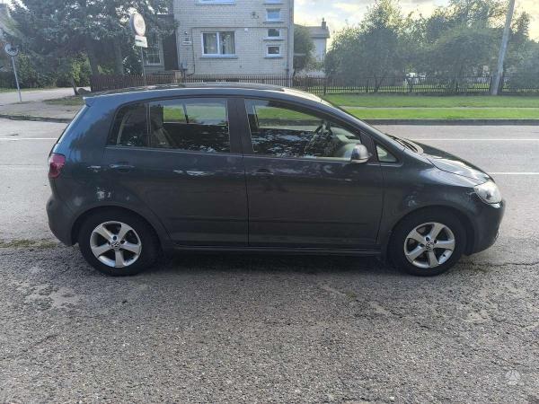 Blue Volkswagen Golf Plus 2010 in Kaunas, with an engine capacity of 1.40 L and mileage of 250 thousand km for 3750 €, photo 6 on AUTOMOTO.COM.LV